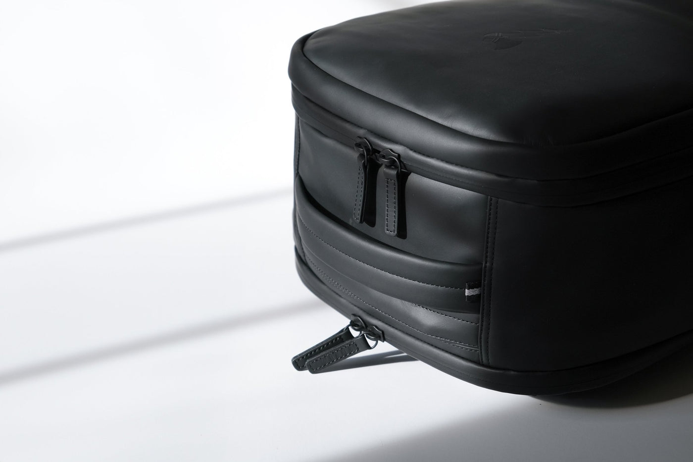 DEFY X LEANDER - Everyday Professional Backpack